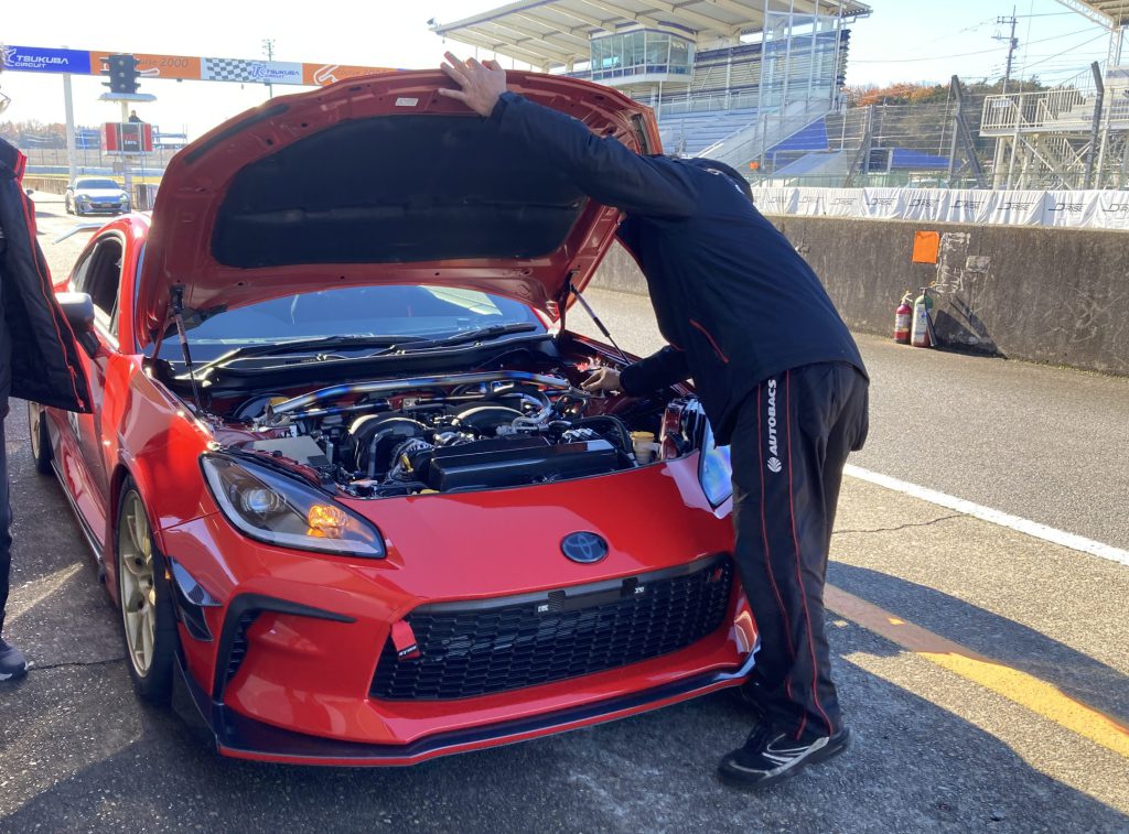 86/ZN8 放熱コーティング・オイルクーラー内蔵 ・オールアルミラジエーター | C72.JP